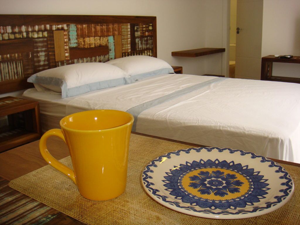 Roupa de alta qualidade, camas de colchão pillowtop, minibar 