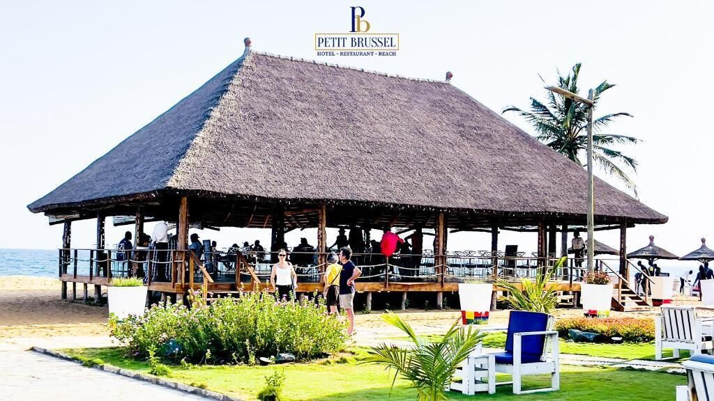 3 restaurantes, café da manhã, culinária internacional