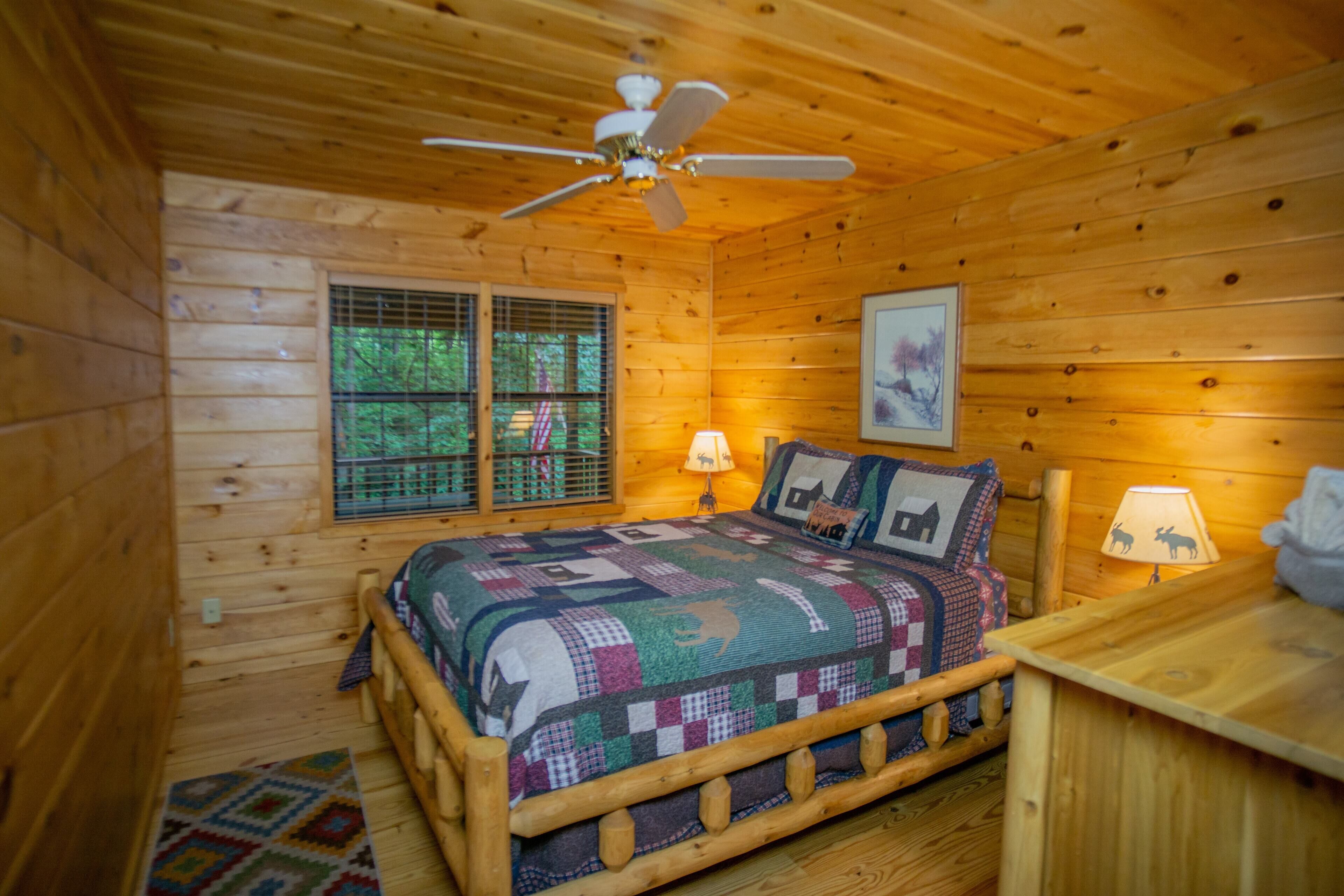 New Hottub! Walk To Town, Ev Charger, In The Woods, Perfect For Couples! - Helen, GA