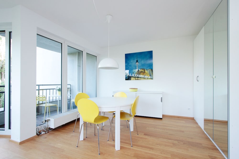 Bright Apartment With Water Views - Wheelchair Accessible - Kreuzberg