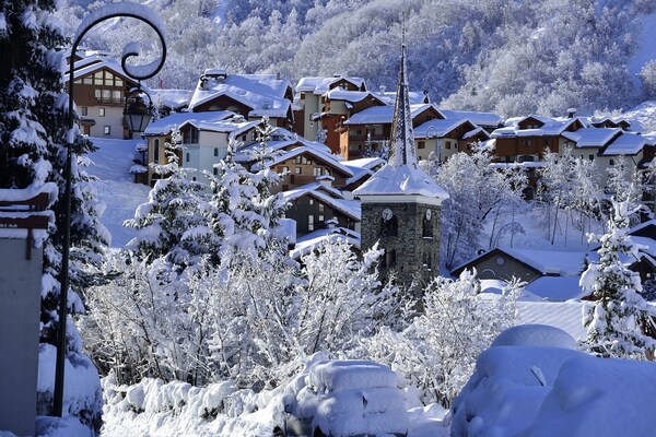 Charming Chalet 6 Bedrooms \/ 13p \/ With Sauna 30 Meters From The Ski Slope. - Méribel