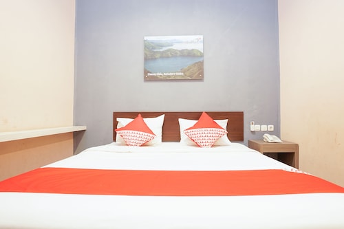 Oyo 240 Audah Sevana Syariah Hotel - Surabaya