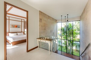 3-Bedroom Villa with Private Pool | Área de estar | TV de tela plana 32 polegadas com canais digitais, TV LED, Netflix