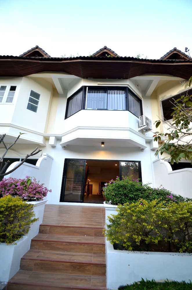 Sila Pool Villa - Csiangmaj