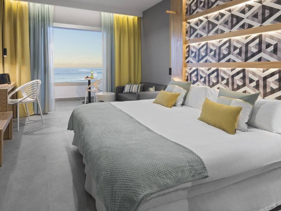 Minibar, secretária, cortinas/cortinados opacos, quartos insonorizados