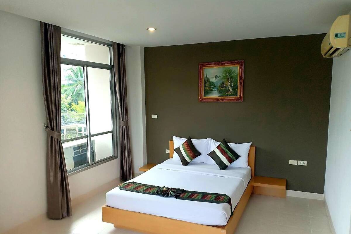 Secretária, Wi-fi grátis, roupa de cama fornecida