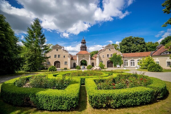 Pałac I Folwark Galiny - Mazury