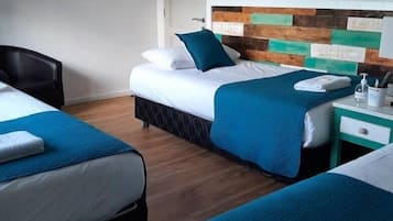Quarto Triplo Design, 1 quarto | 1 quarto, cofre no quarto, secretária, cortinas/cortinados opacos