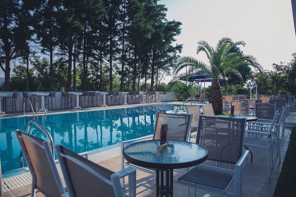 Hotel Philippos - Левадия