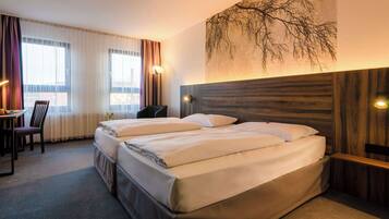 Quarto Comfort | Cofre com capacidade para portátil, secretária