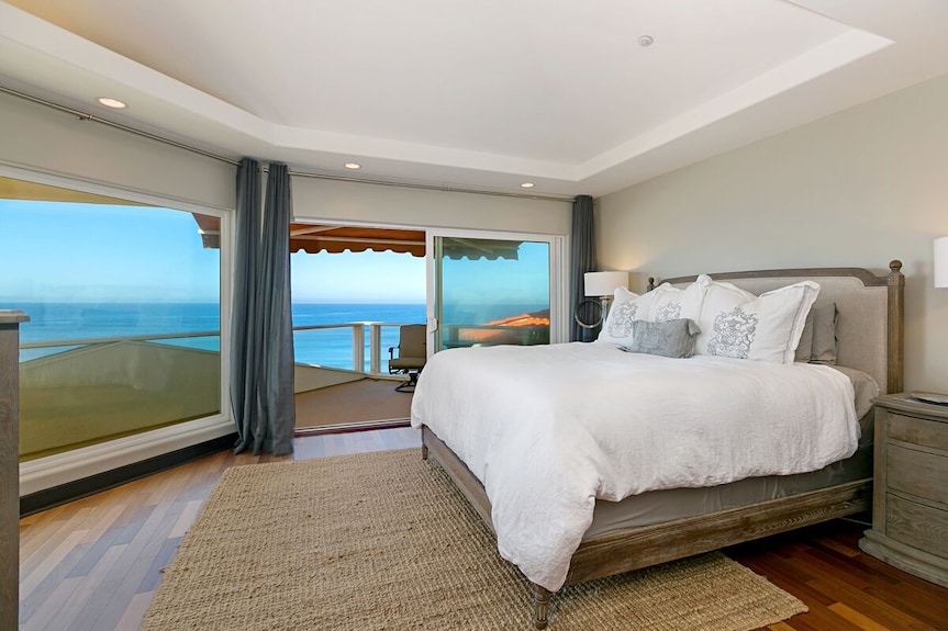 Votre Plage Oceanfront Houz - Encinitas, CA