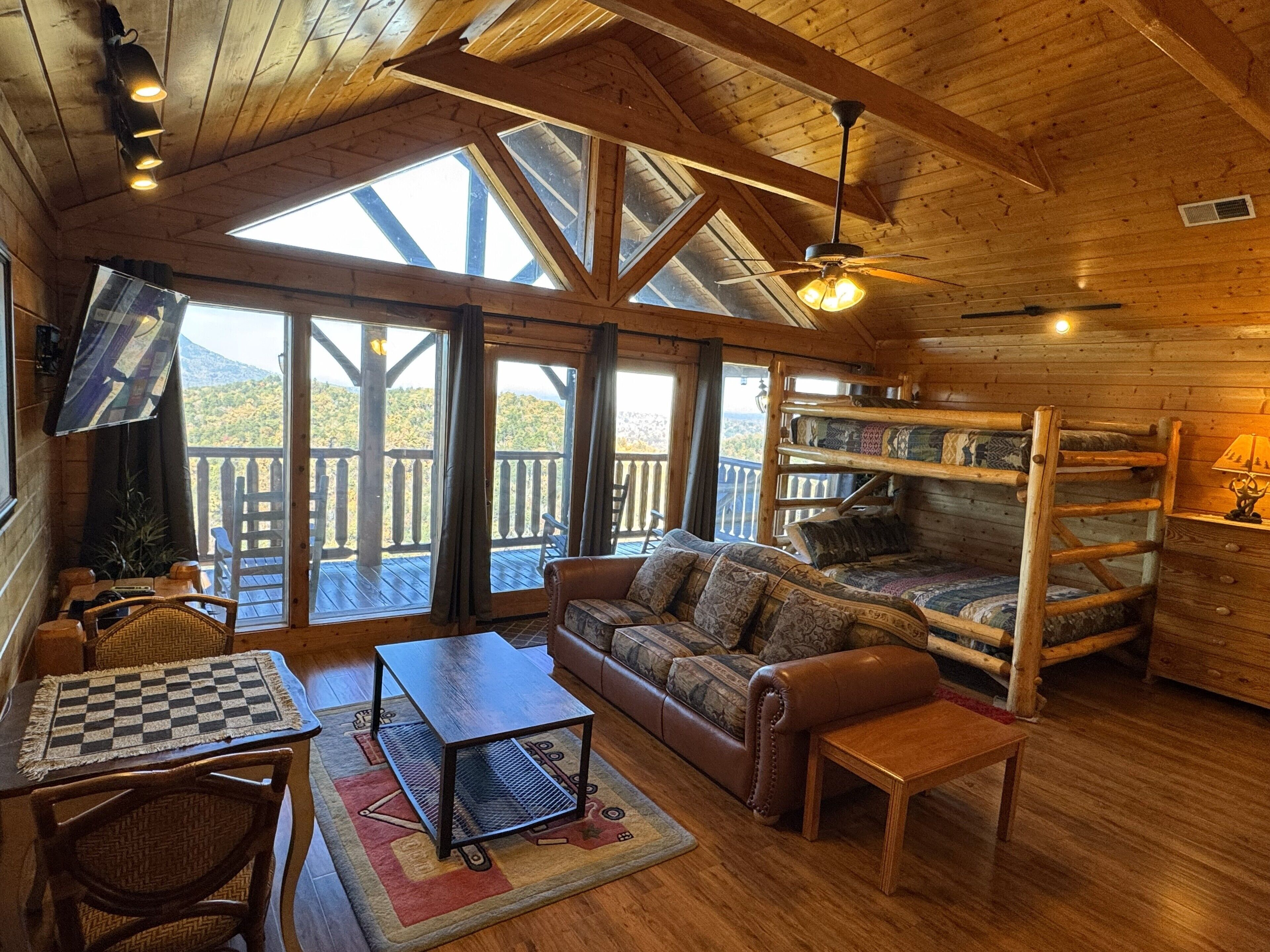 A+ Views & Location! Parkway, Dollywood / Hot Tub Games Pet Friendly Resort Pool - Tennessee