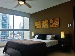 Apartamento luxo, 1 cama Queen, para não fumantes, vista para a baía | 1 quarto, individualmente decorados, individualmente mobiliados