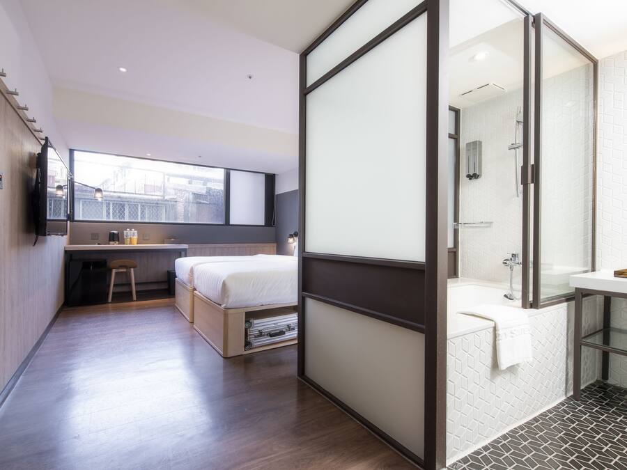 Quarto Twin Deluxe | Cofre no quarto, secretária, Wi-fi grátis, roupa de cama fornecida