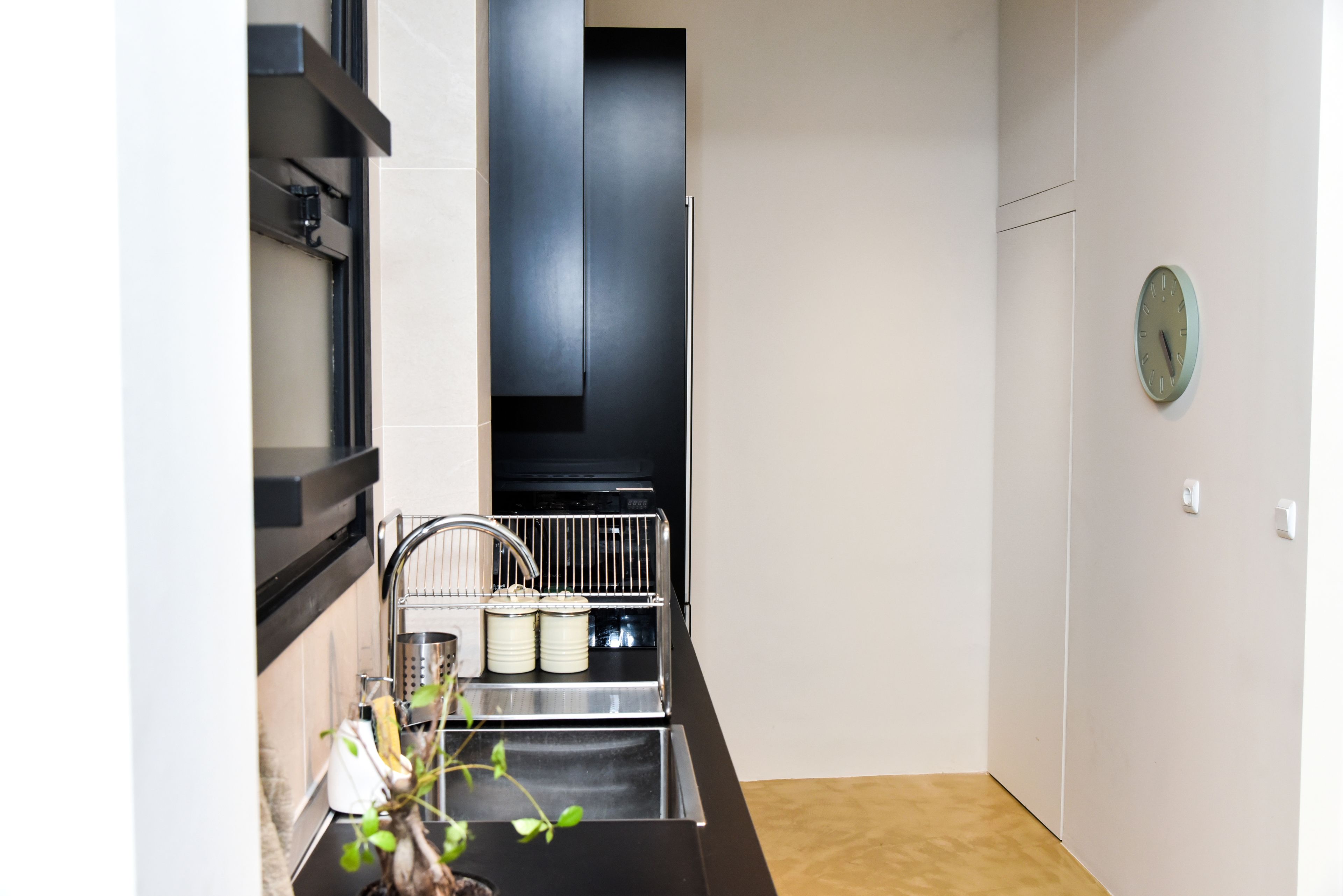 Apartamento, 2 quartos | Cozinha privada | Geladeira grande, micro-ondas, fogão, cooktop