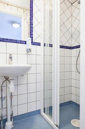 PETIT | Banheiro | Produtos de toalete grátis, secador de cabelo, toalhas de banho