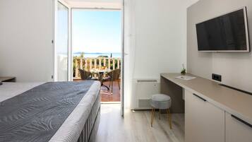 Quarto Duplo (Villa Panorama Dubrovnik (S1) - Delux) | Ferro/tábua de engomar, berços/camas para crianças, Wi-fi grátis