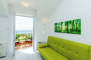 Apartamento (Villa Panorama Dubrovnik (A3) - Comfo) | Sala de estar | TV de tela plana 32 polegadas com canais via satélite