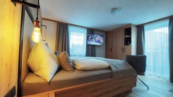 Quarto Quádruplo | Cofre no quarto, Wi-fi grátis, roupa de cama fornecida