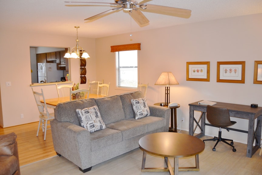 7romeln | Cortez Courts Townhome | Sleeps 6 - Desoto Beach, Hot Springs Village