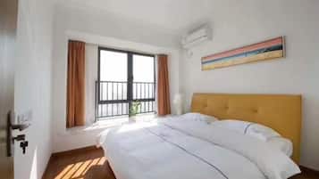 Cofre no quarto, secretária, cortinas/cortinados opacos, Wi-fi grátis