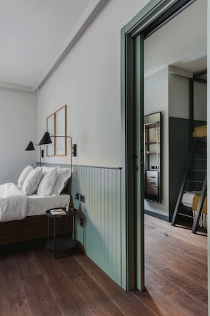 Suite Familiar | 2 quartos, roupa de alta qualidade, camas de colchão pillowtop, minibar