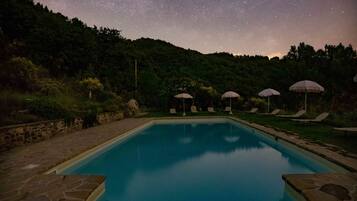 Piscina exterior sazonal