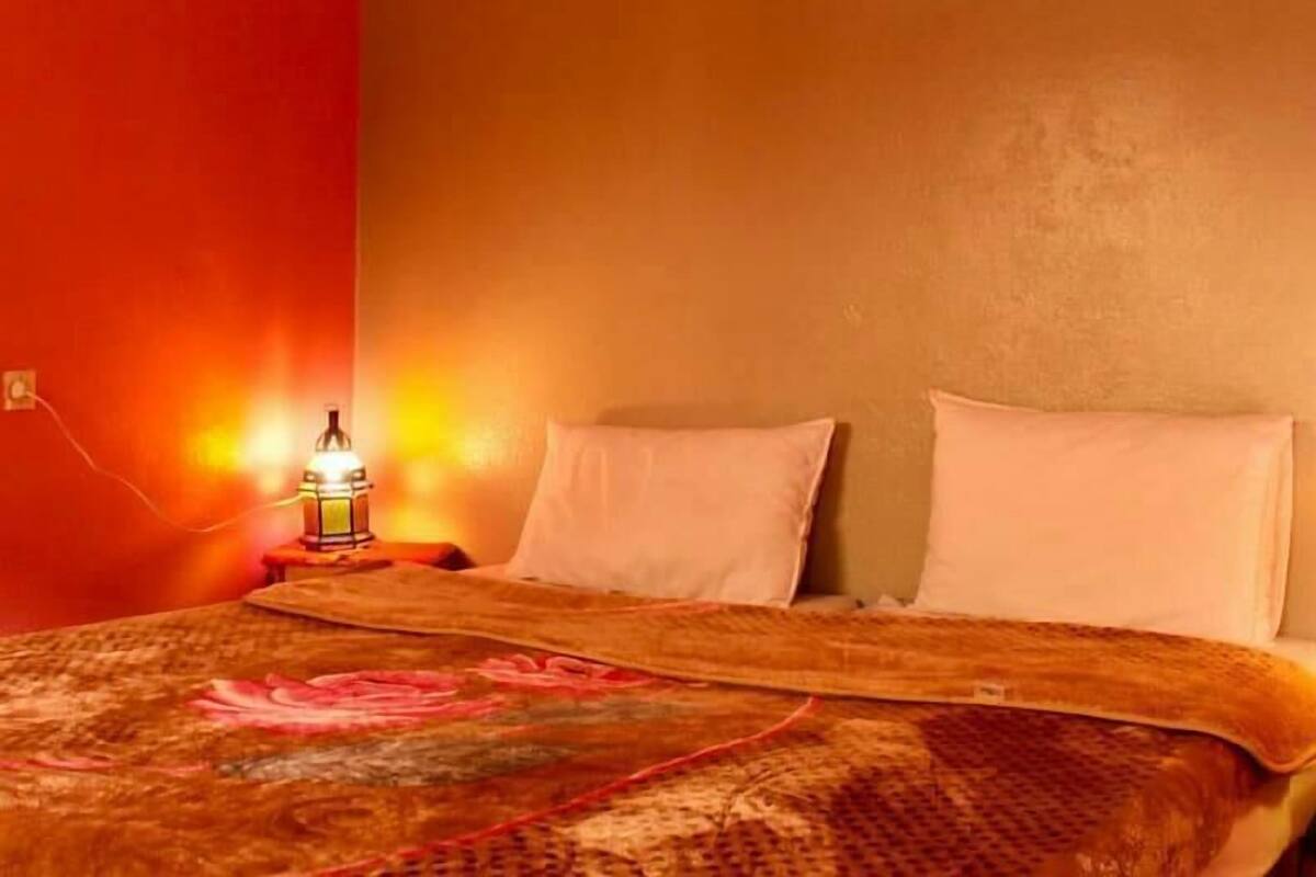 Quarto casal | Ferros/tábuas de passar roupa, berços grátis, roupa de cama