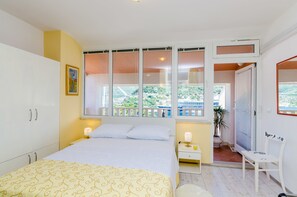 Estúdio, varanda, vista para o mar | Wi-fi grátis, roupa de cama fornecida