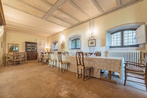 Villa, 6 quartos, piscina privativa | Refeições no quarto