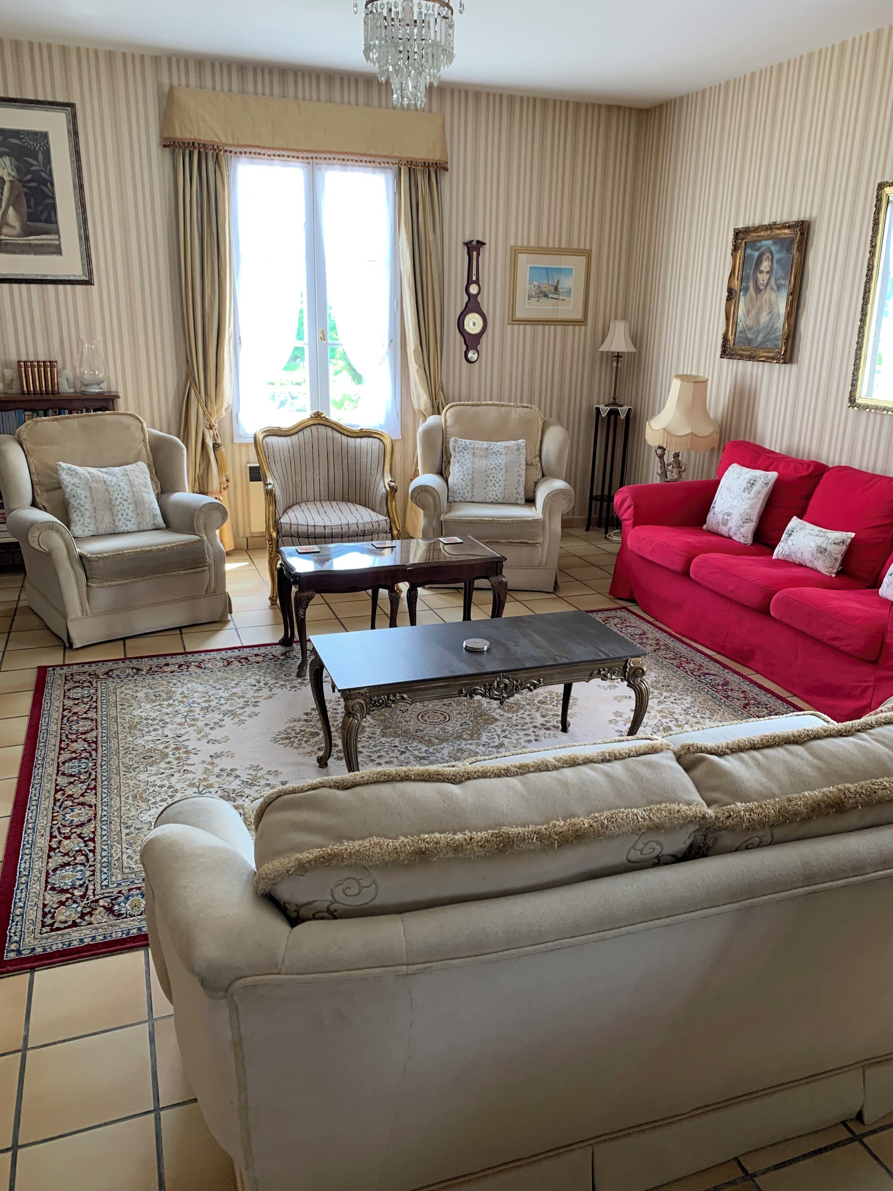 Magnifique Maison Et Terrain, Piscine D'eau Salée Chauffée, Familial, Wifi - Bressuire