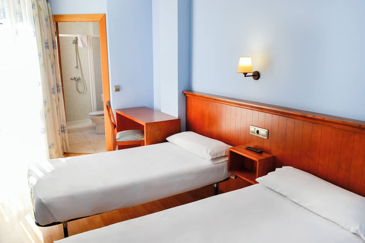Secretária, Wi-fi grátis, roupa de cama fornecida