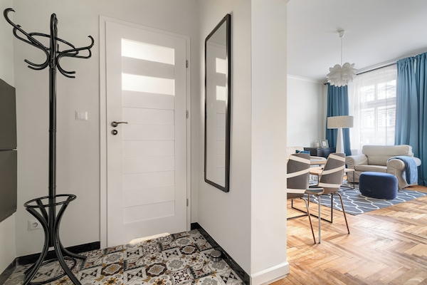 Apartamento Superior, 1 cama queen-size e sofá-cama, não fumadores | 1 quarto, com decoração personalizada, com mobília individualizada