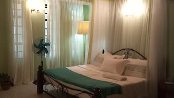 Ferro/tábua de engomar, Wi-fi grátis, roupa de cama fornecida