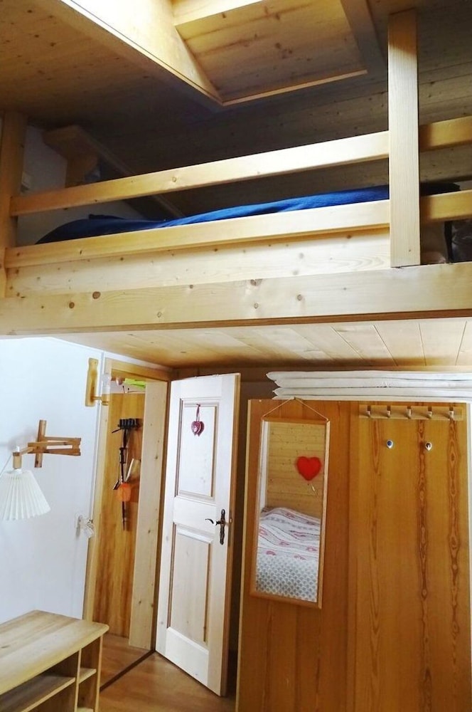 Confortable Appartement Pour 6 Personnes Avec Wifi, Tv Et Balcon - Saanen