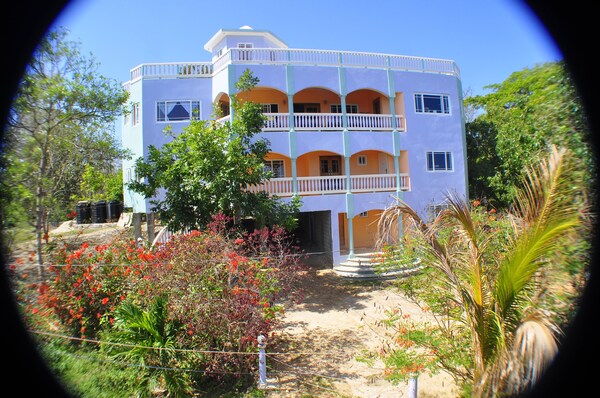 Jah Freedom Inn Negril - Negril