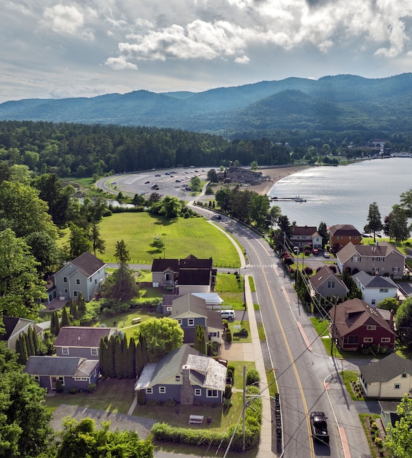 Beach Cottages At Lake George - Lake George, NY