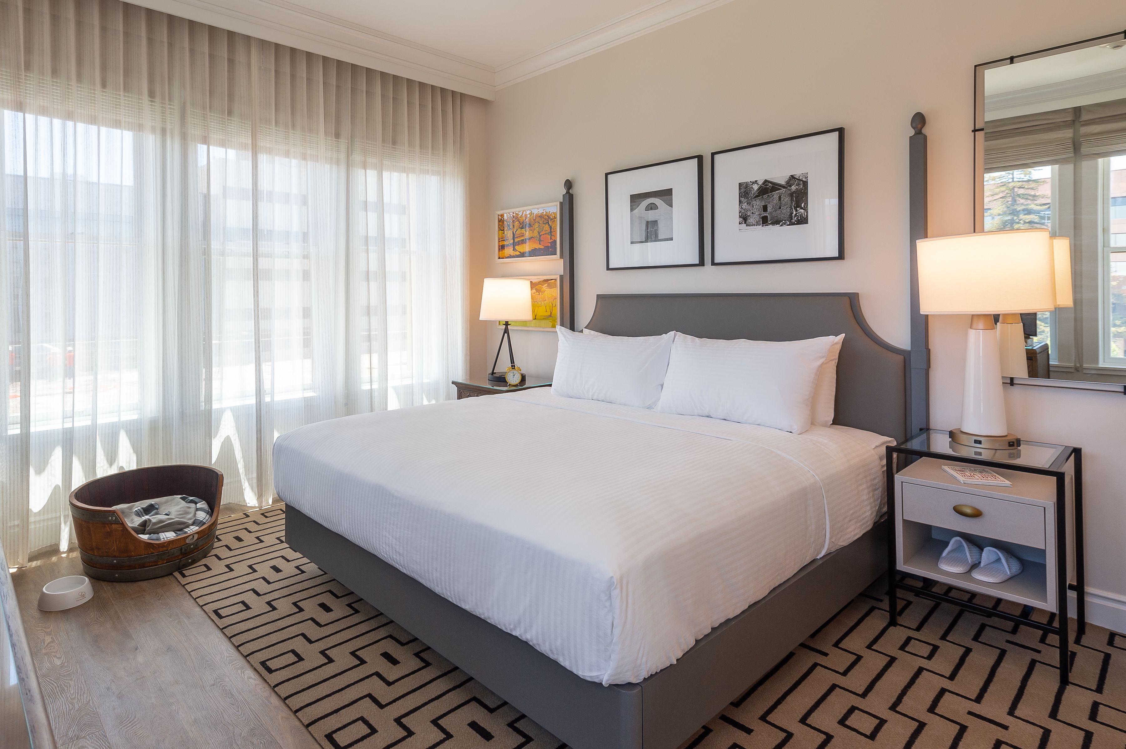 Quarto Superior, 1 cama king-size | Roupa de alta qualidade, cofre com capacidade para portátil 