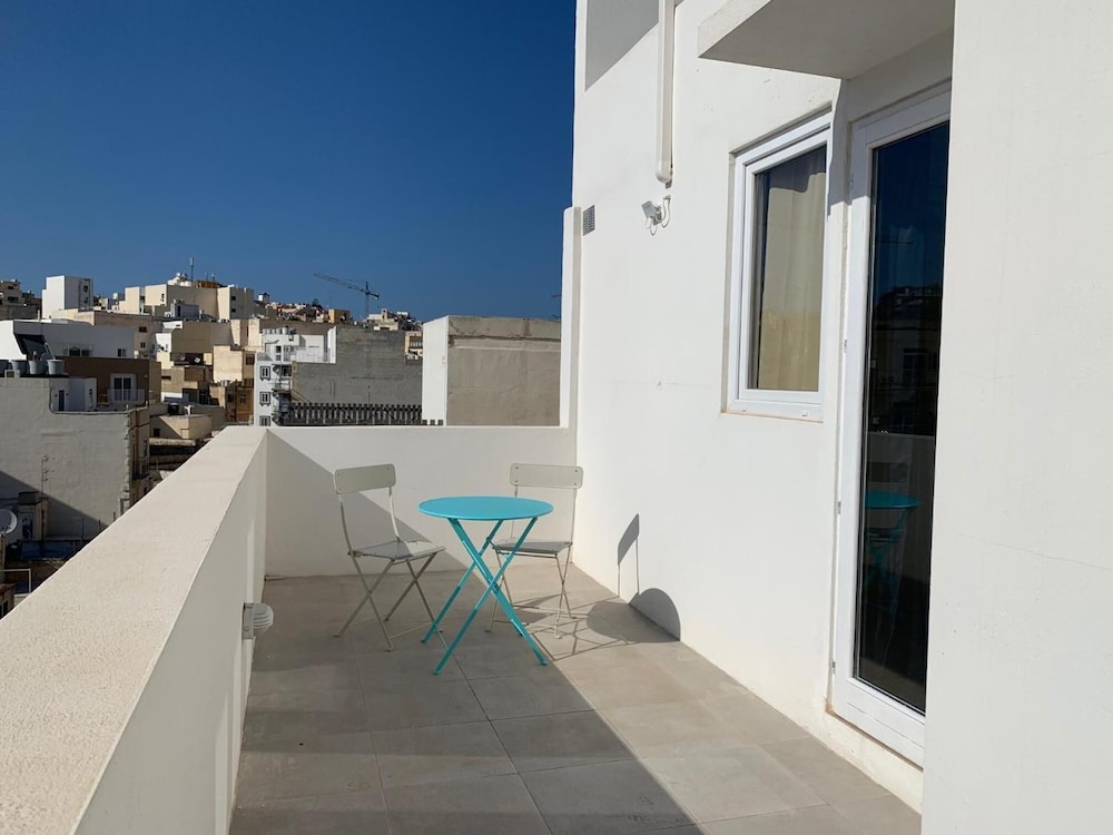 Island Guesthouse - Valletta
