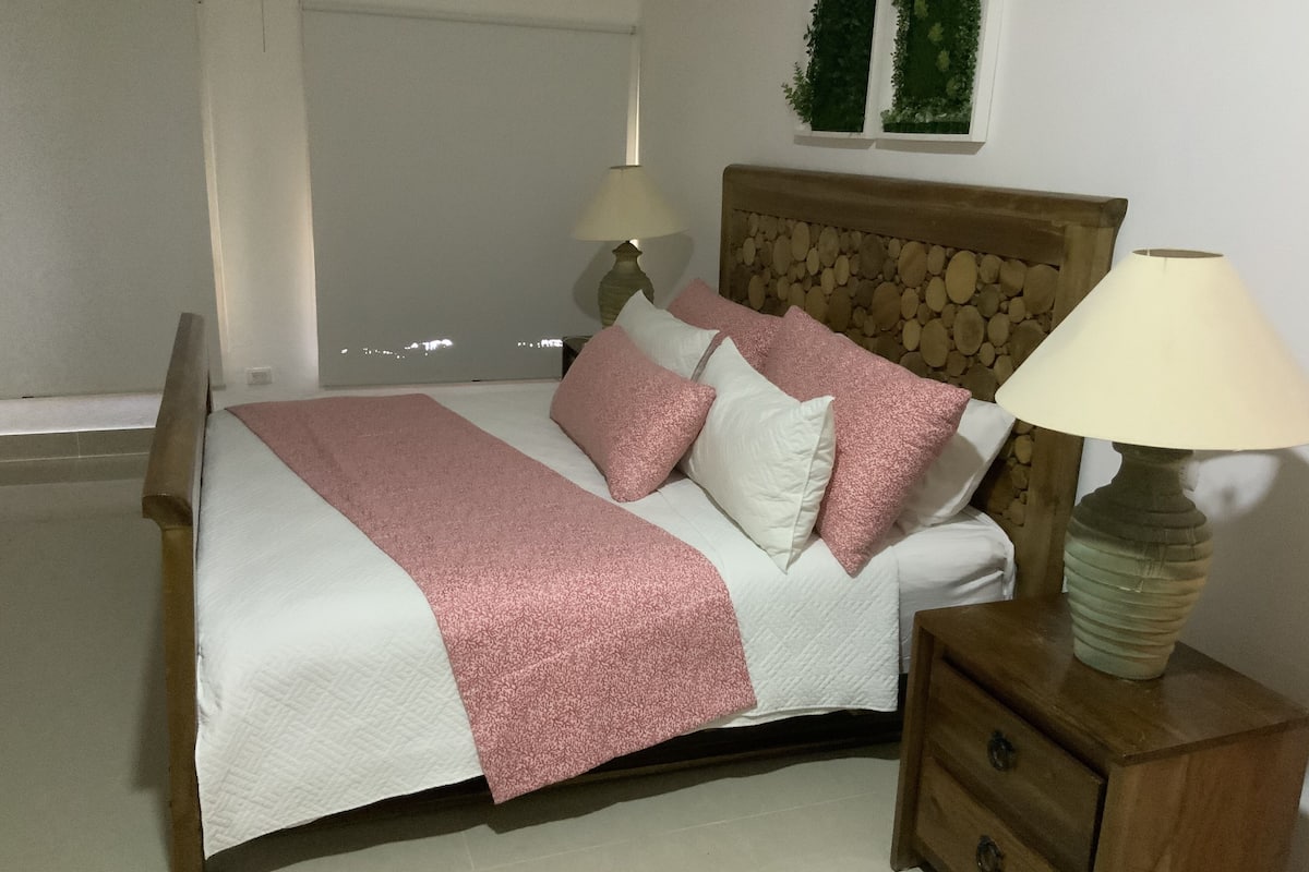 Villa Frente | 4 quartos, cortinas/cortinados opacos, ferro/tábua de engomar 