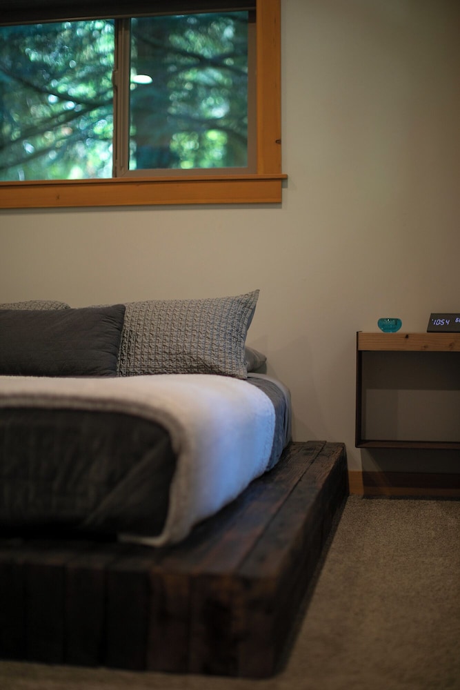 Escape To The Forest In This Custom Mt. Baker Home!!! - Washington