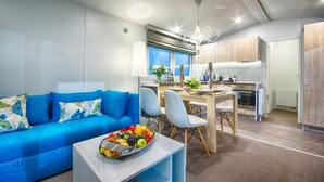 Casa Móvel Familiar, vista para o resort | Sala de estar