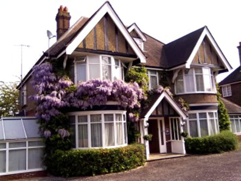 Cranston House - West Sussex