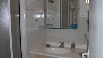 Quarto Duplo, não fumadores (Jaune) | Lavatório na casa de banho