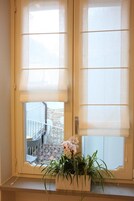 Cofre no quarto, secretária, Wi-fi grátis, roupa de cama fornecida 