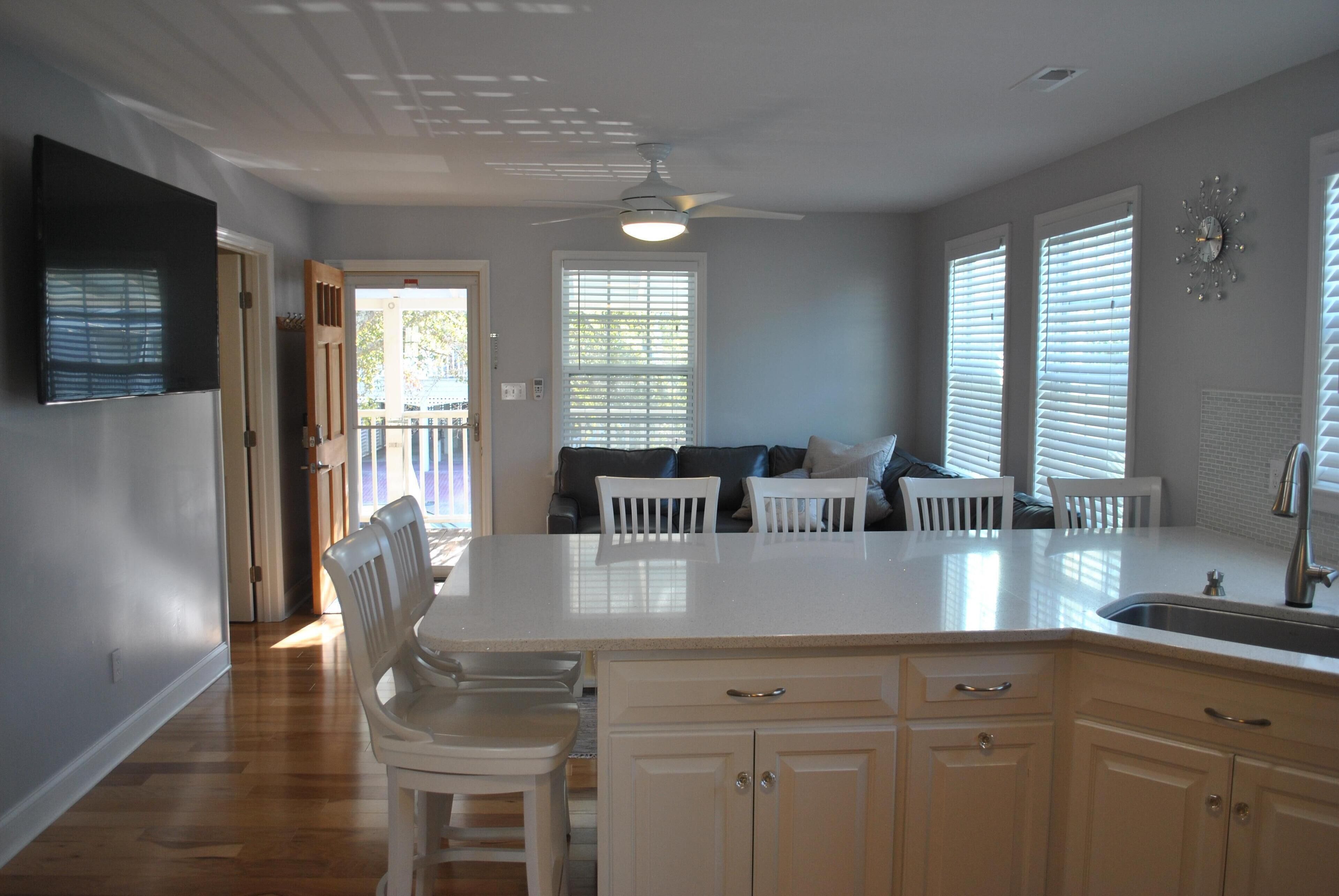 Nestled Between The Beach & Banks Channel- Walk To Pier, Restaurants & Grocery! - Wrightsville Beach, NC