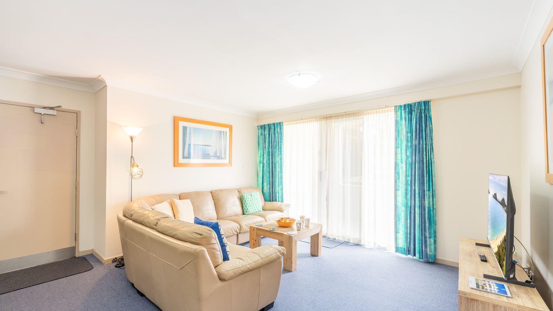 Seashells, 2,21-23 Magnus Street -Unit With Air Con, Complex Lift And Pool, Close To Town - Port Stephens