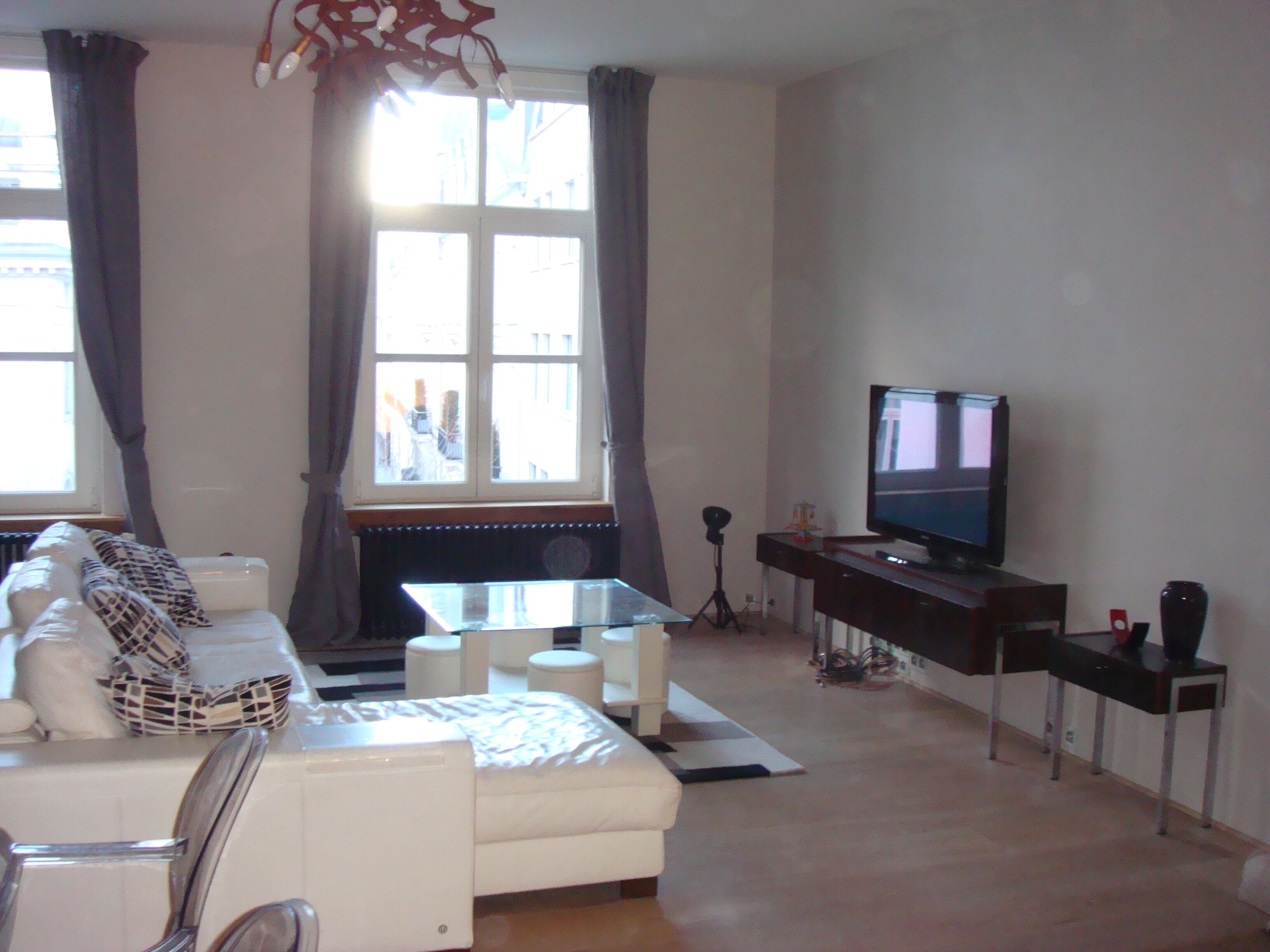 Luminous, Quiet & Spacious 100 M² In City Center - 比利時