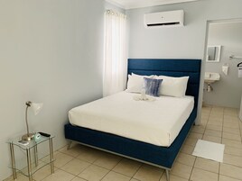 2 quartos, secretária, Wi-fi grátis, roupa de cama fornecida 