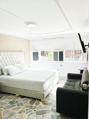 Vila premium, 6 quartos | Cofres nos quartos, Wi-Fi de cortesia, roupa de cama